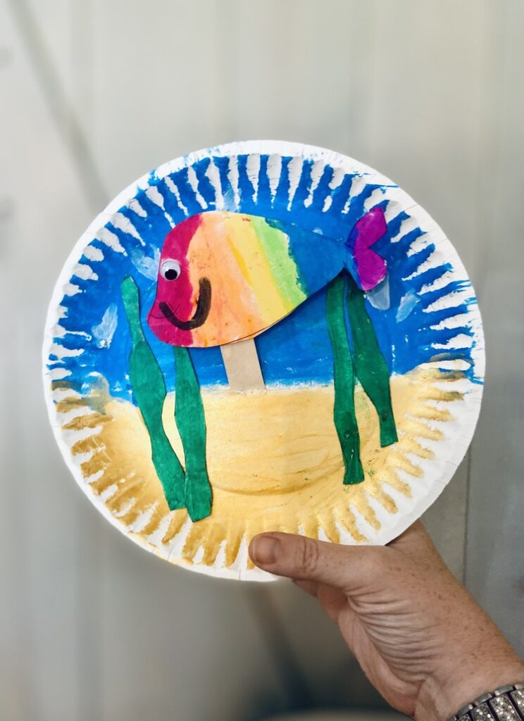 Easy and Fun Paper Plate Ocean Craft - The Crafty Christian Mom