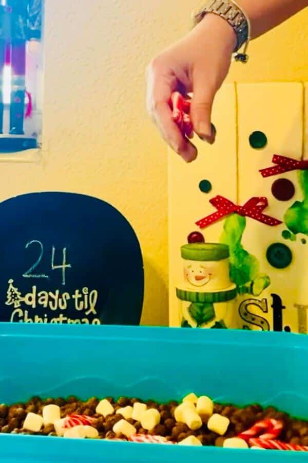 Easy Hot Cocoa Sensory Bin with Printable Recipe Cards - The Crafty ...